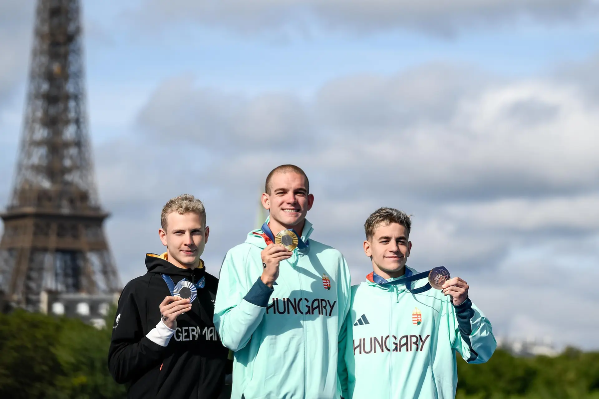 Il podio olimpico della 10 km di Parigi al via per la Coppa del Mondo ...